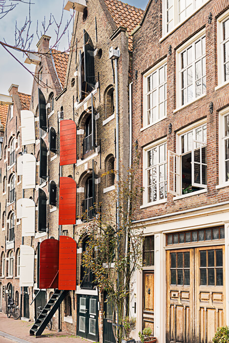 Architettura Moderna: le Dancing Houses di Amsterdam